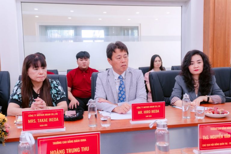 Cao đẳng Bách Khoa ký kết Biên bản Ghi nhớ hợp tác với Công ty Mother Brain Co., Ltd